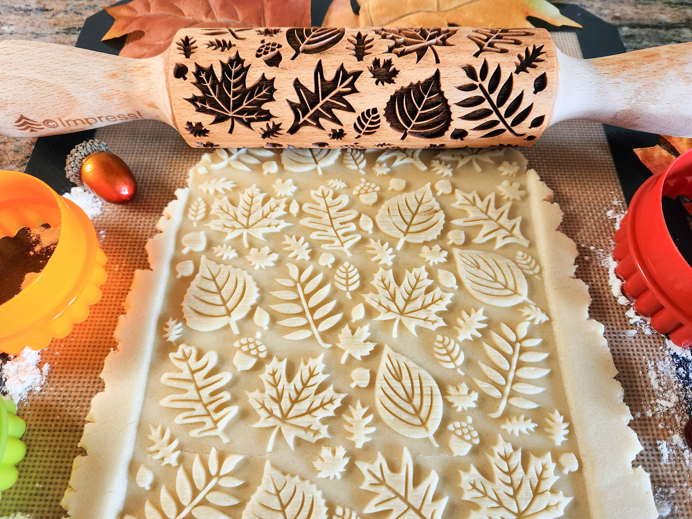 Fall Leaves Large Designs Embossed Rolling Pin – Impress! Bakeware